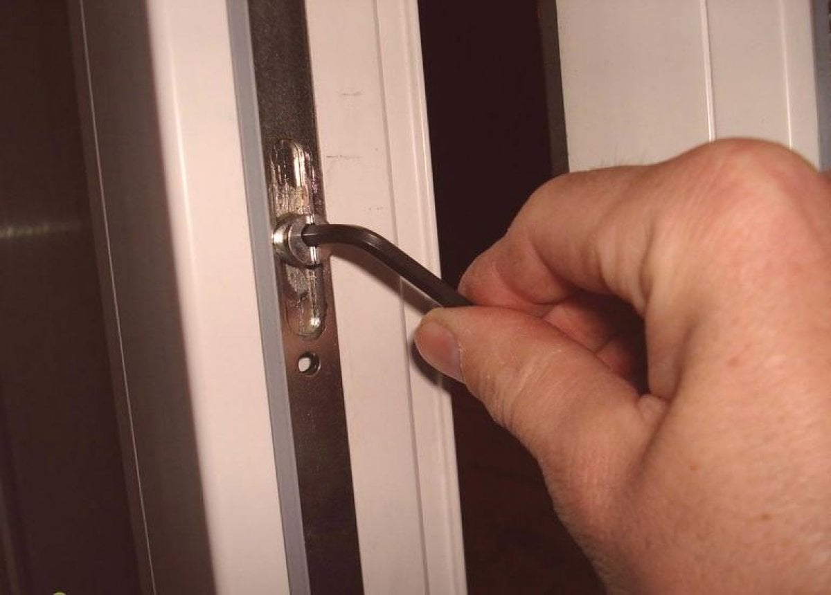 How to adjust the summer and winter settings on the windows? How to ...