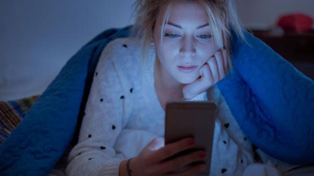 Blue light can disrupt the sleep cycle – Kimdeyir