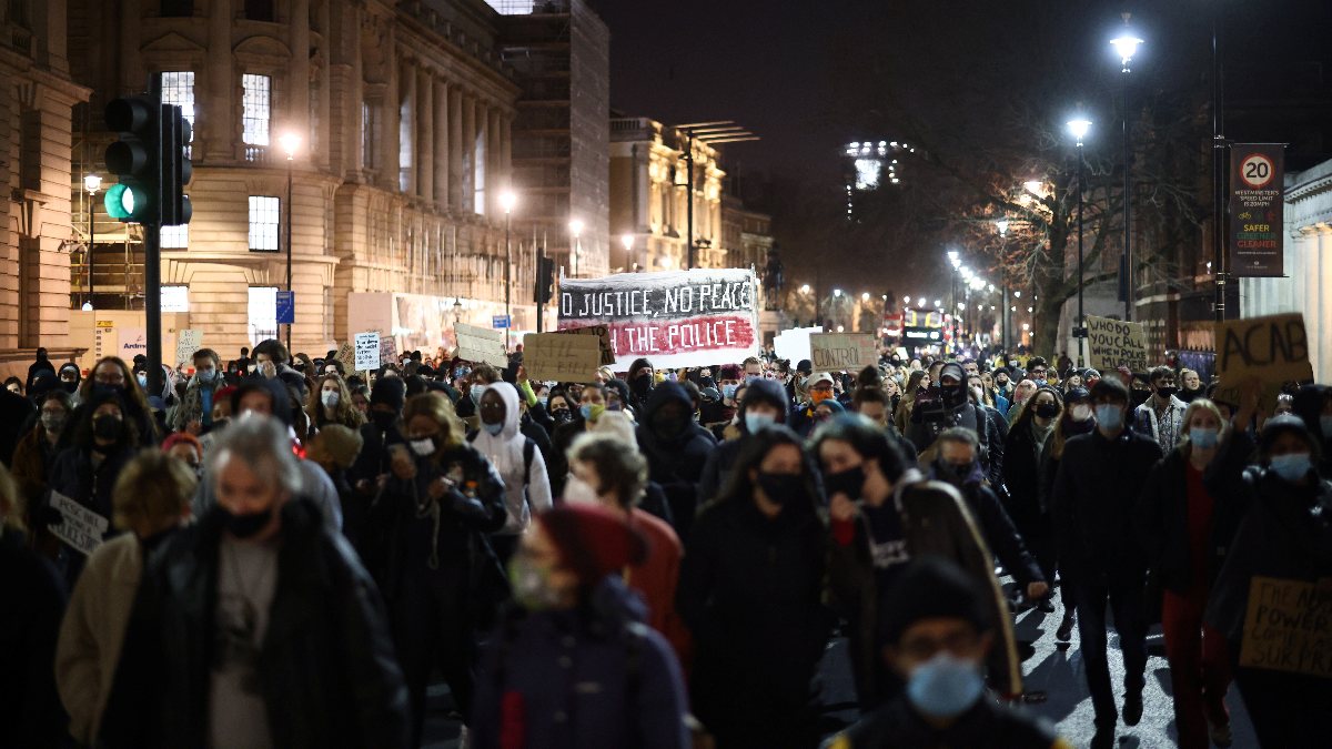 İngiltere'de Sarah Everard protestosu