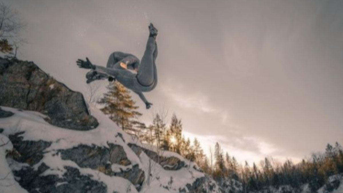 Canadian athlete makes high jump into frozen lake – Kimdeyir