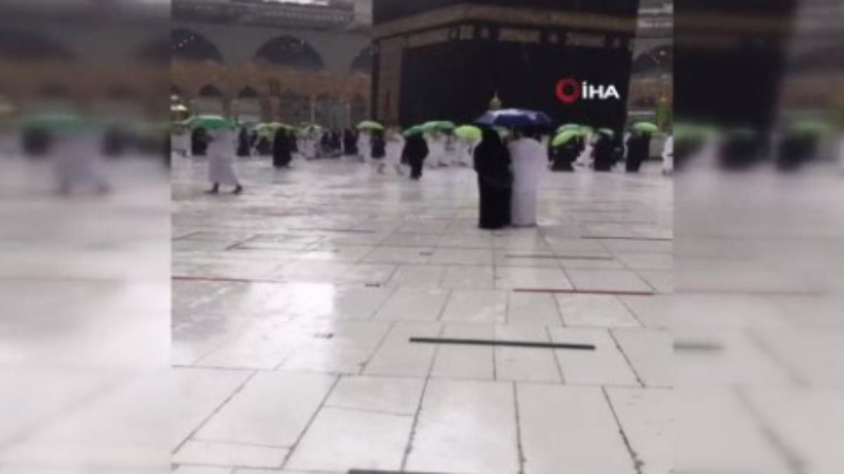 Despite the heavy rain in the Kaaba, circumambulation continued – Kimdeyir