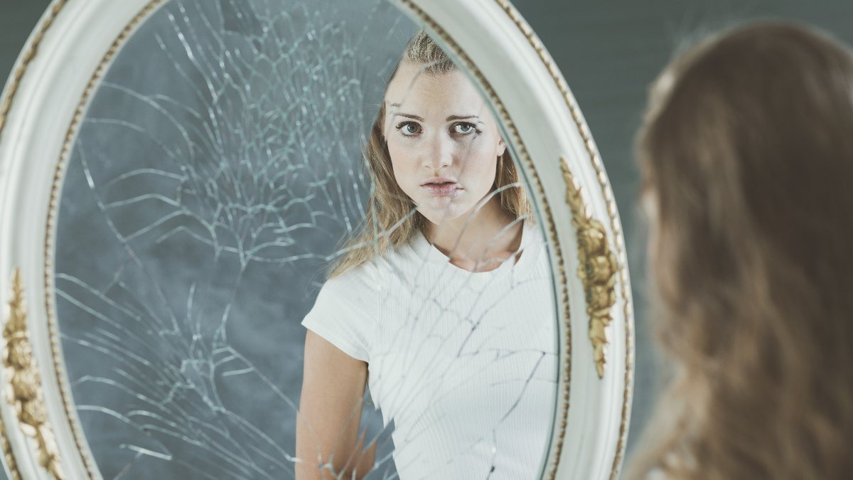 7 most common signs of low self-confidence – Kimdeyir