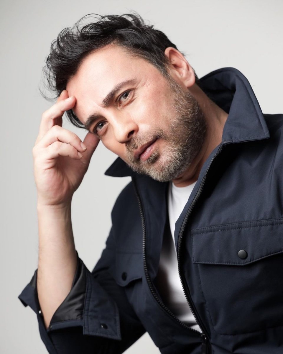 Bakan gözünü alamıyor! Arka Sıradakiler'in Oktay'ı Bülent Çetinaslan ...