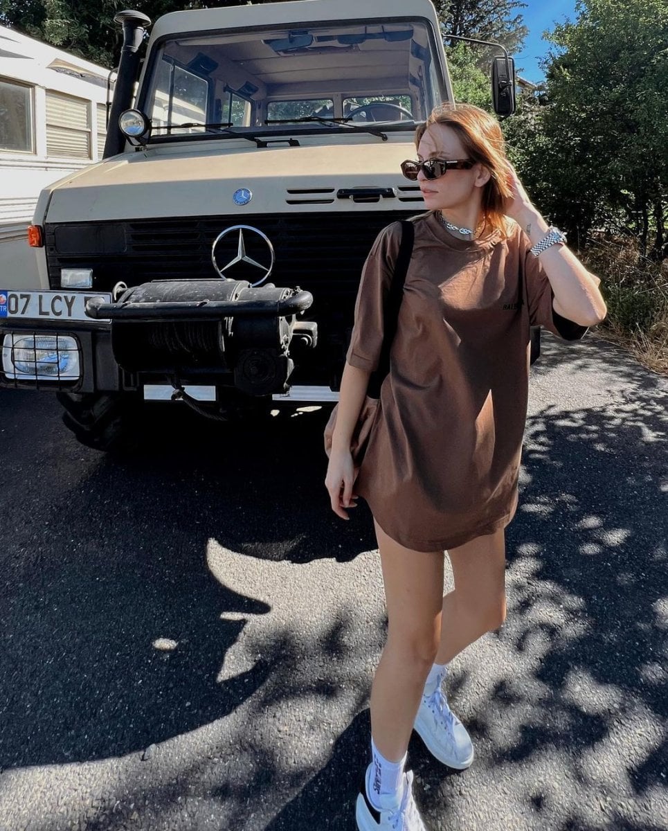 TikTok fenomeni Cemre Solmaz yeni pozlarıyla nefes kesti! 'Altında bir ...