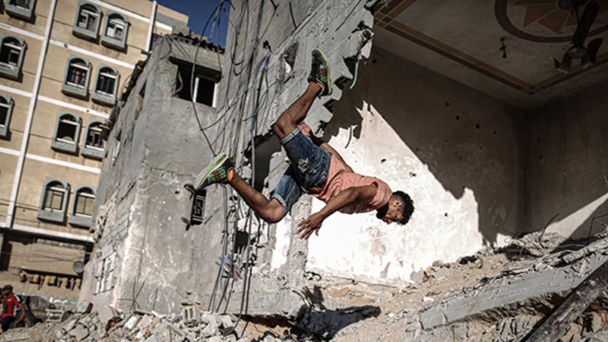 Parkour sport in the wreckage of the houses destroyed in the Israeli ...