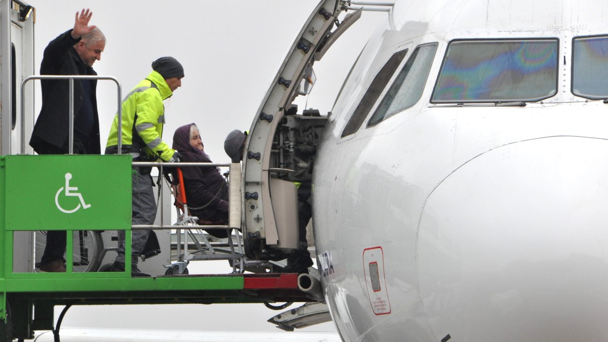 105’lik Hayriye Nine, ilk kez uçağa bindi