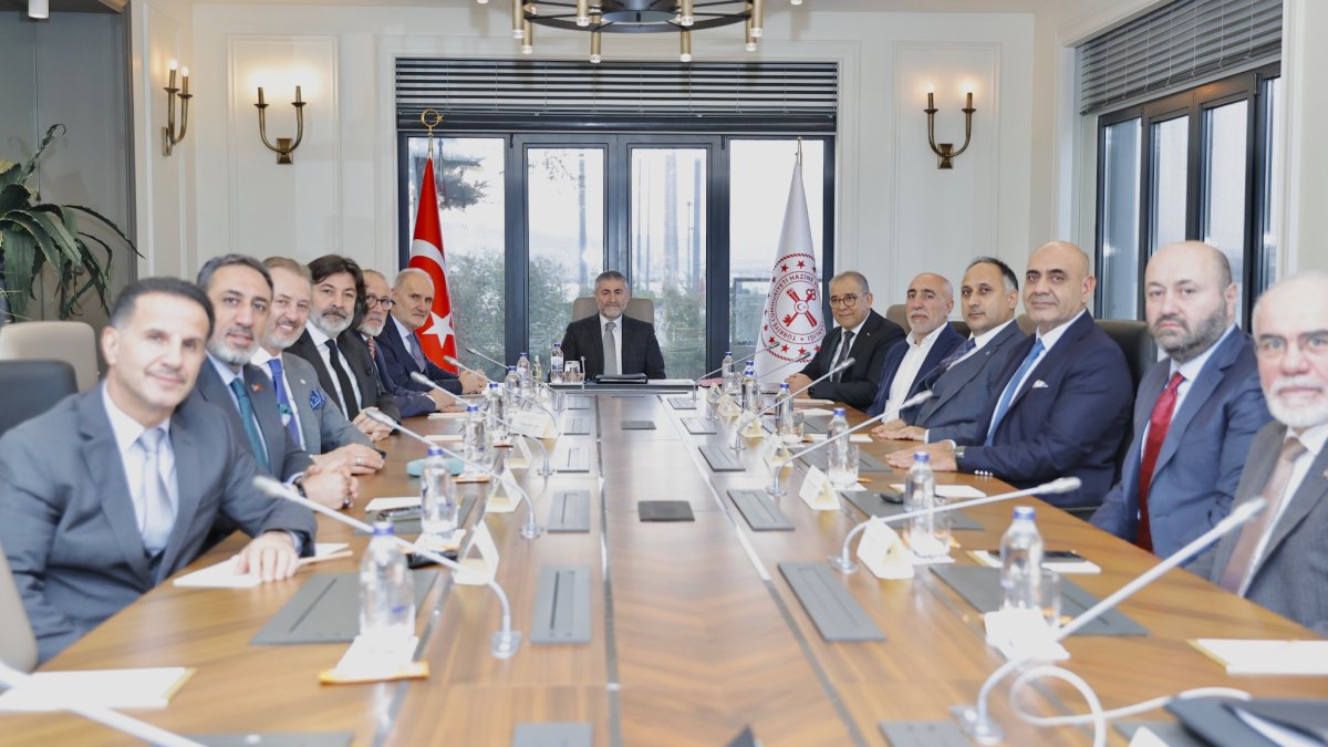 Nureddin Nebati, iş dünyası ile temaslara devam ediyor