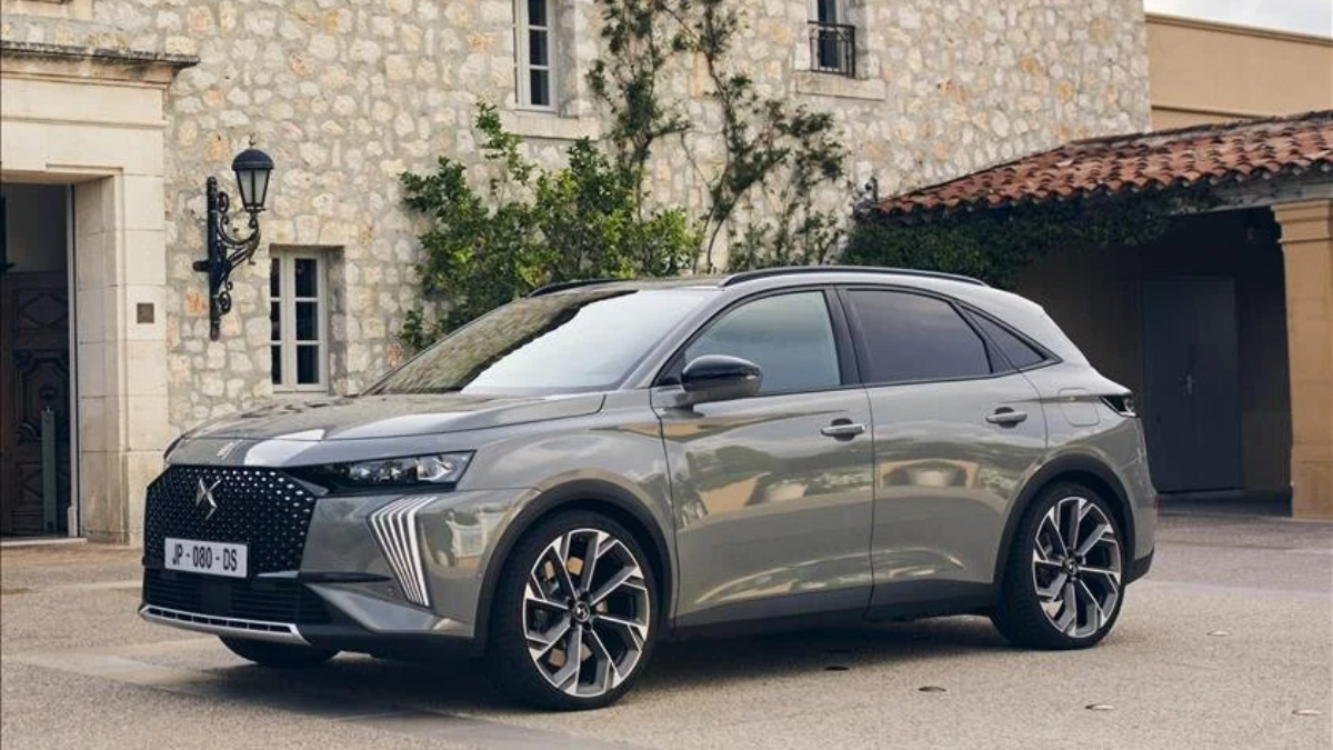 DS 7 ailesinin en üst versiyonu Türkiye'de satışta