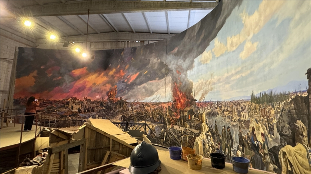 Rus ressam Alexander Samsonov Büyük Manisa Yangını'nı dev panorama ...