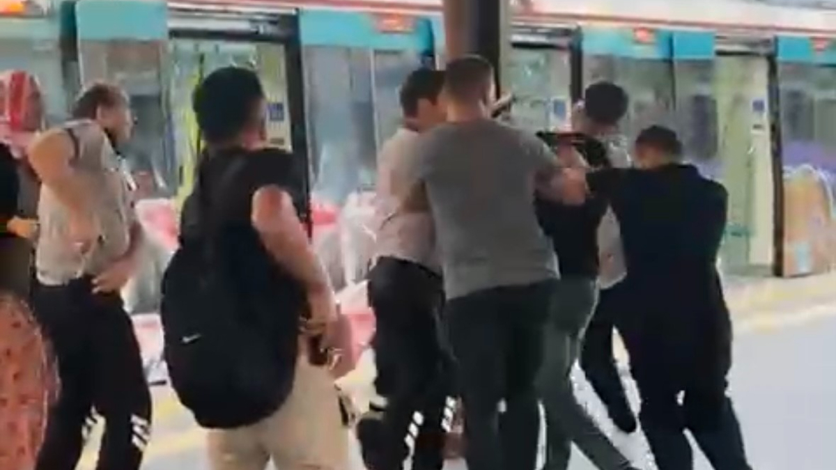 Pendik Marmaray'da 2 grup arasındaki kavga
