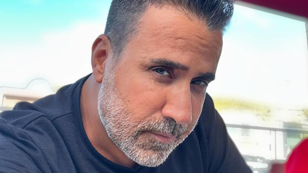 Şarkıcı Emrah oğlu Elyasa ile düet yaptı: "İşte Küçük Emrah"