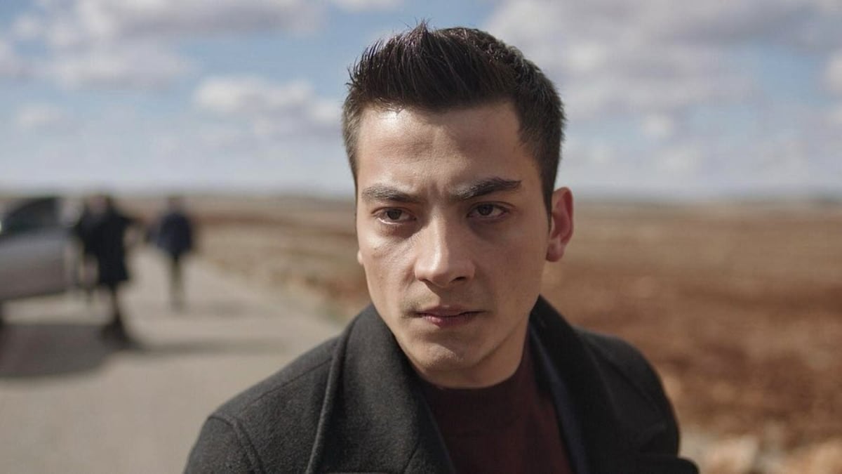 Uzak Şehir'in Kaya Albora'sından yeni pozlar! "Sert kaya"