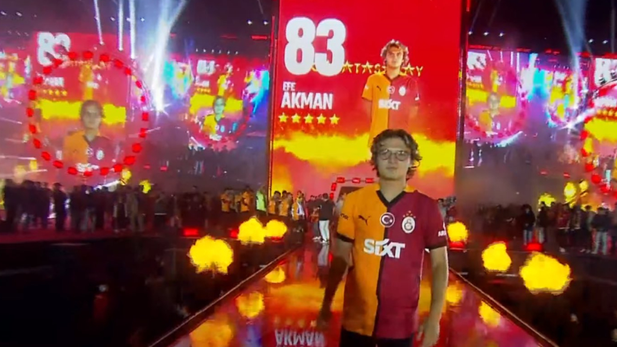 Galatasaray taraftarından Efe Akman'a tepki!