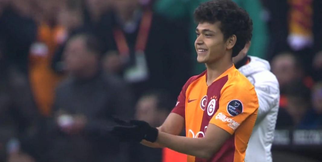 Mustafa Kapı Galatasaray tarihine geçti Mustafa Kapı Galatasaray tarihine geçti