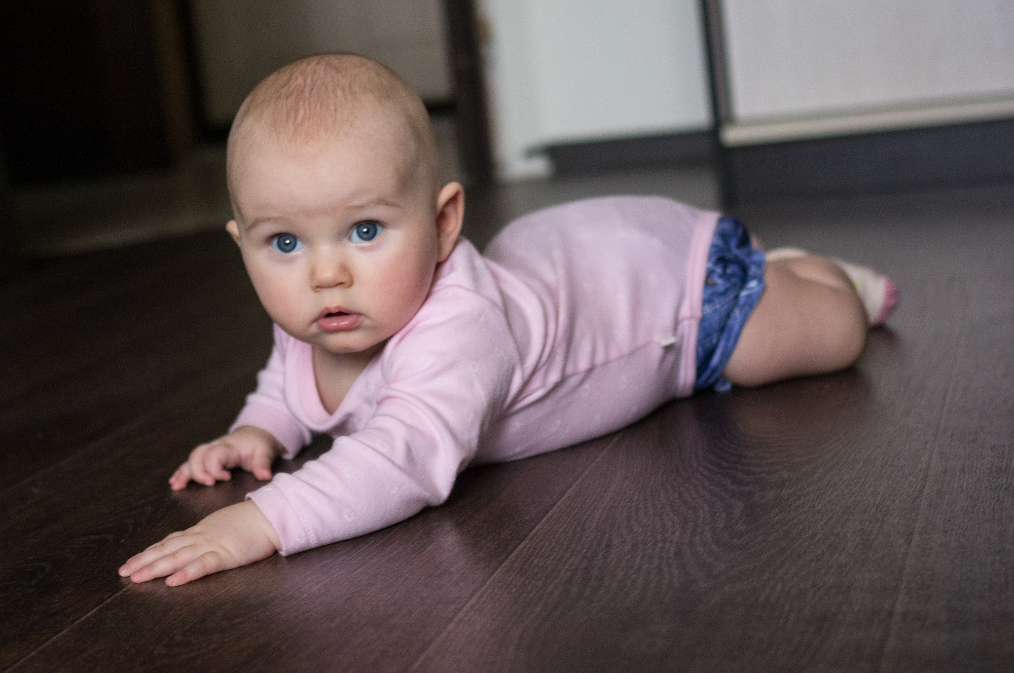 9 ways to help your baby crawl – Kimdeyir