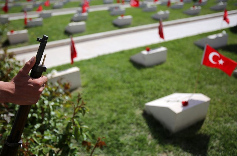 Çanakkale Kara Savaşları'nın 102. yıl dönümü