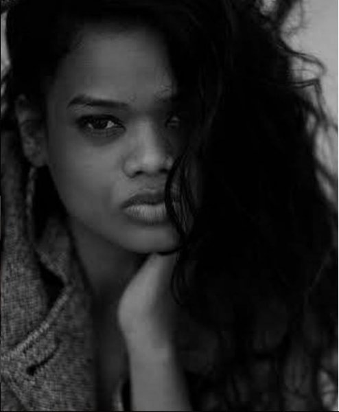 Hint model Renee Kujur'un Rihanna'ya olan benzerliği