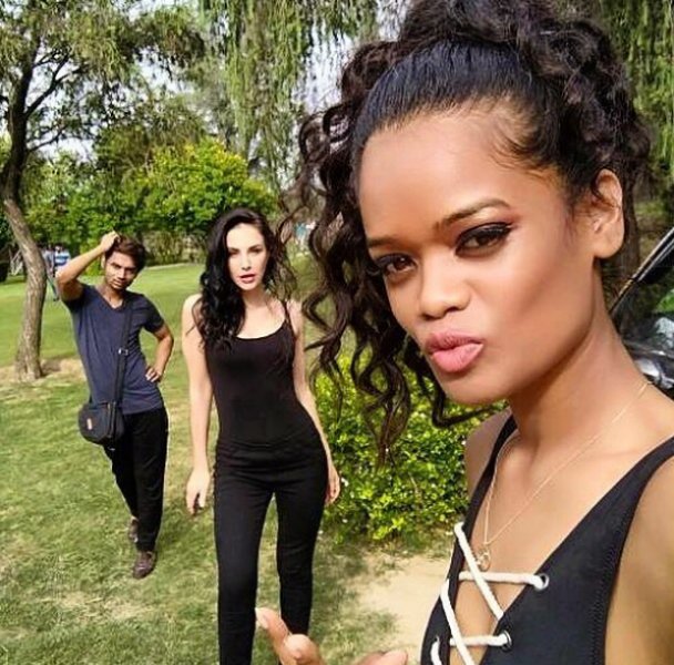 Hint model Renee Kujur'un Rihanna'ya olan benzerliği
