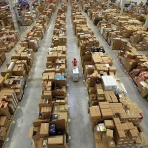 Amazon'un devasa deposu | Ensonhaber