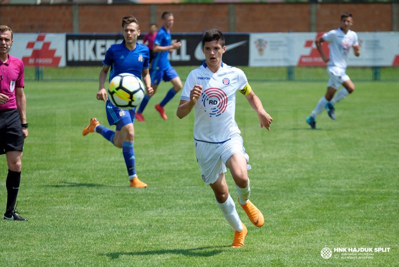 Dünyanın gelecek vadeden en iyi 60 futbolcusu