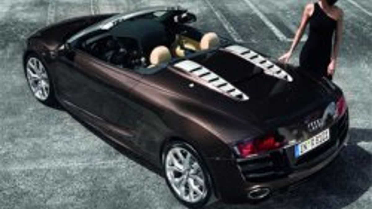 Audi V8 Spider'ı duyurdu