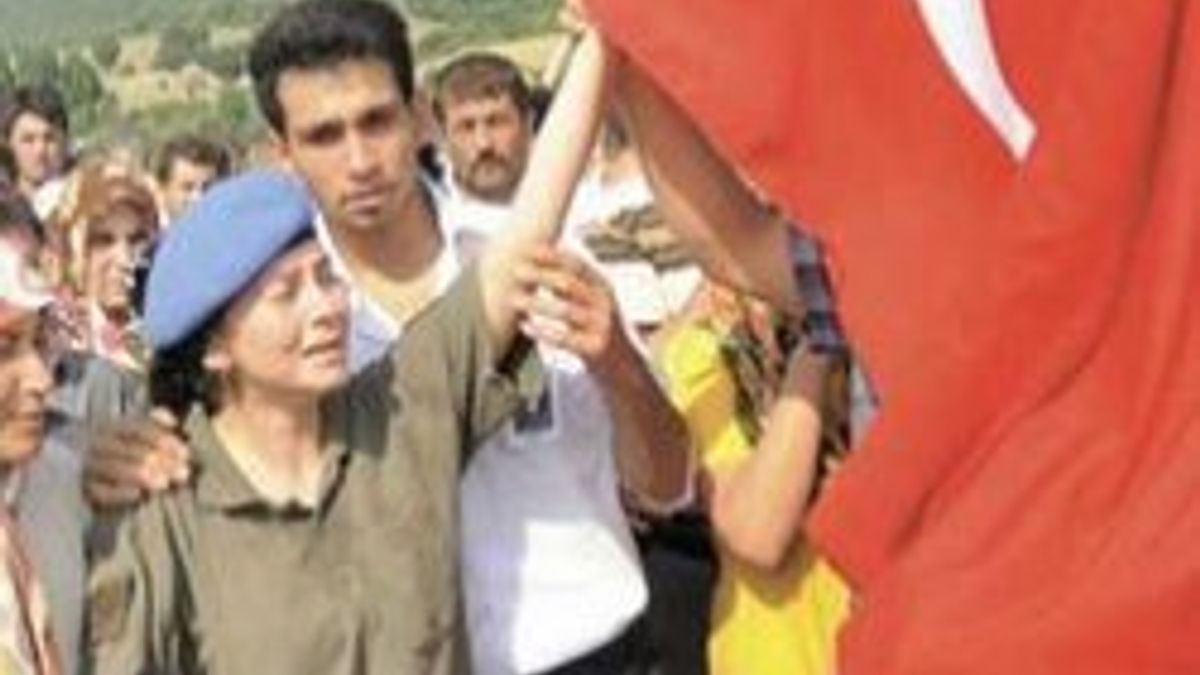 Şehit eşinin yürek burkan feryadı