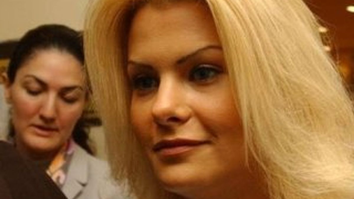 Ebru Şimşek: Adnan Oktar beni elde edemedi