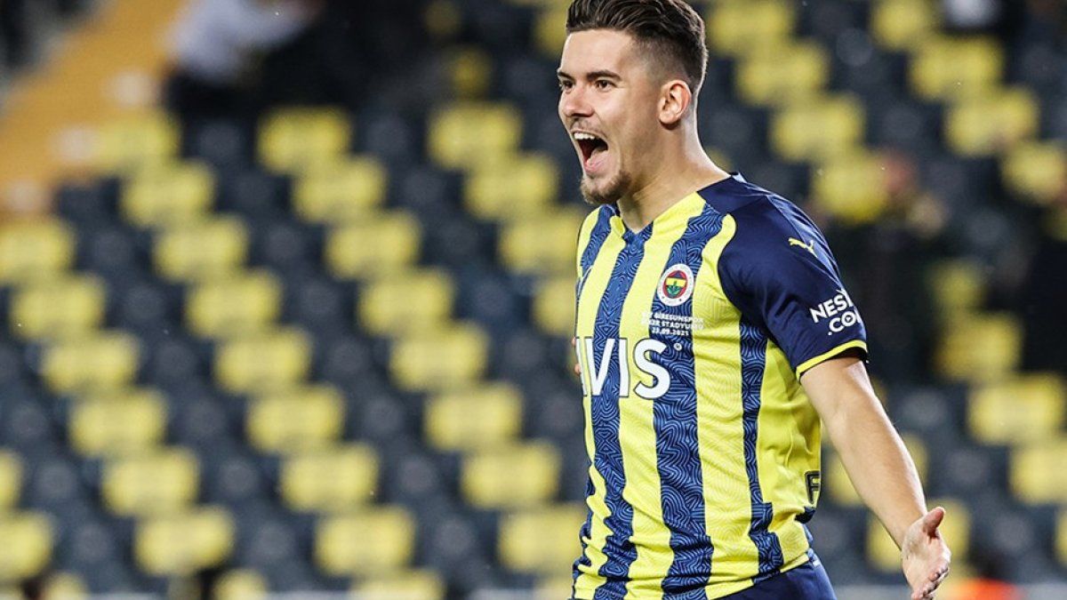 Ferdi Kadıoğlu ve Fenerbahçe yeni sözleşme için anlaştı mı?