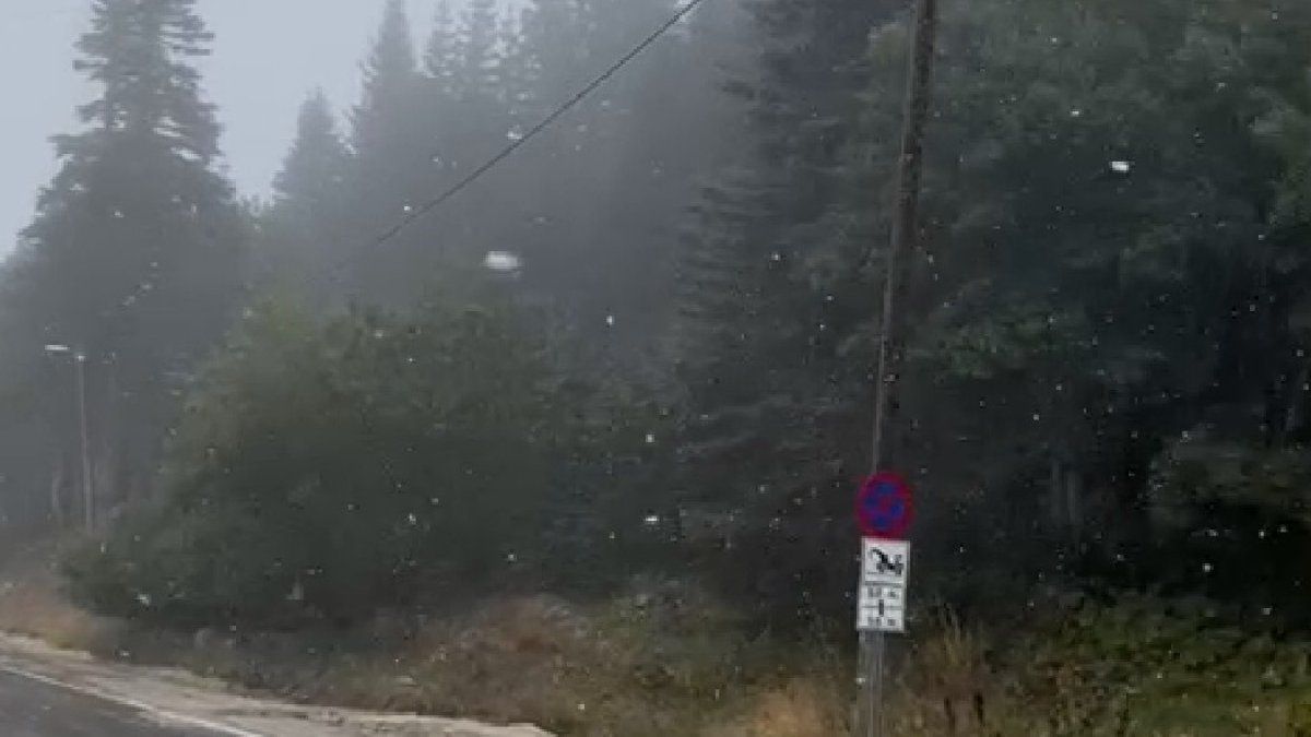 Uludağ’a mevsimin ilk karı yağdı