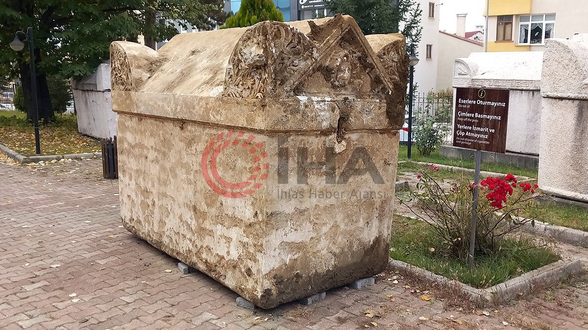 Bolu'da bulunan Roma dönemine ait lahit müzeye teslim edildi