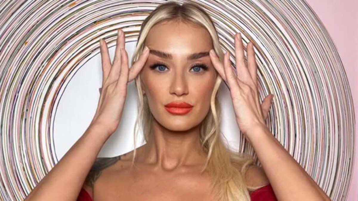 Didem Soydan'dan iç çamaşırsız poz! Transparan kıyafetiyle olay yarattı ...