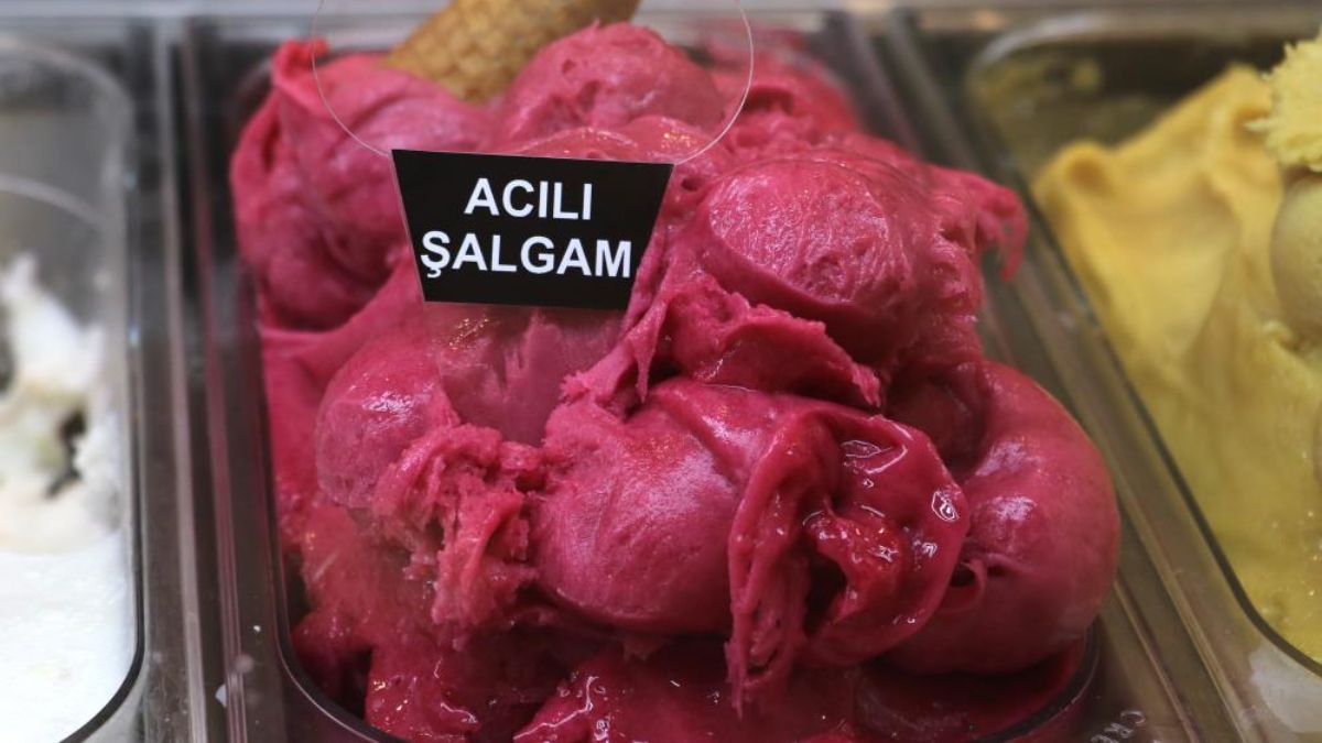 Adanalılar bunu da üretti: Kebapların vazgeçilmesi acılı şalgam ...