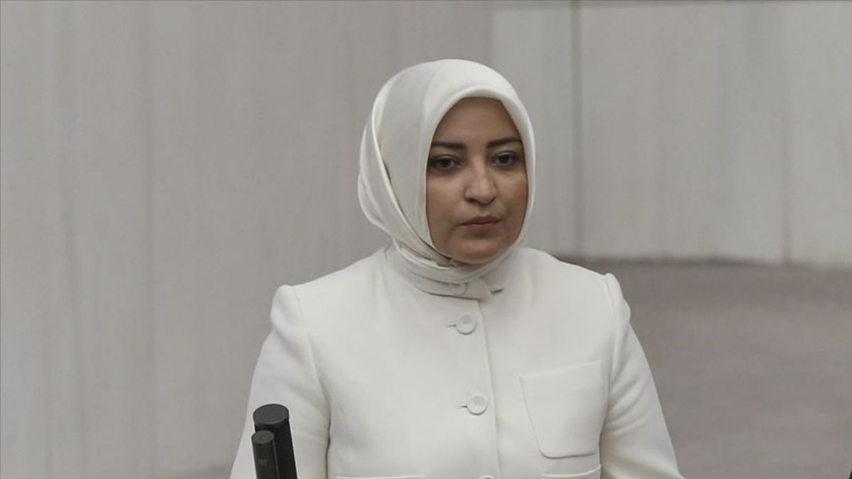 Çiğdem Erdoğan Atabek'ten İyi Partili Ümit Dikbayır'a sert cevap