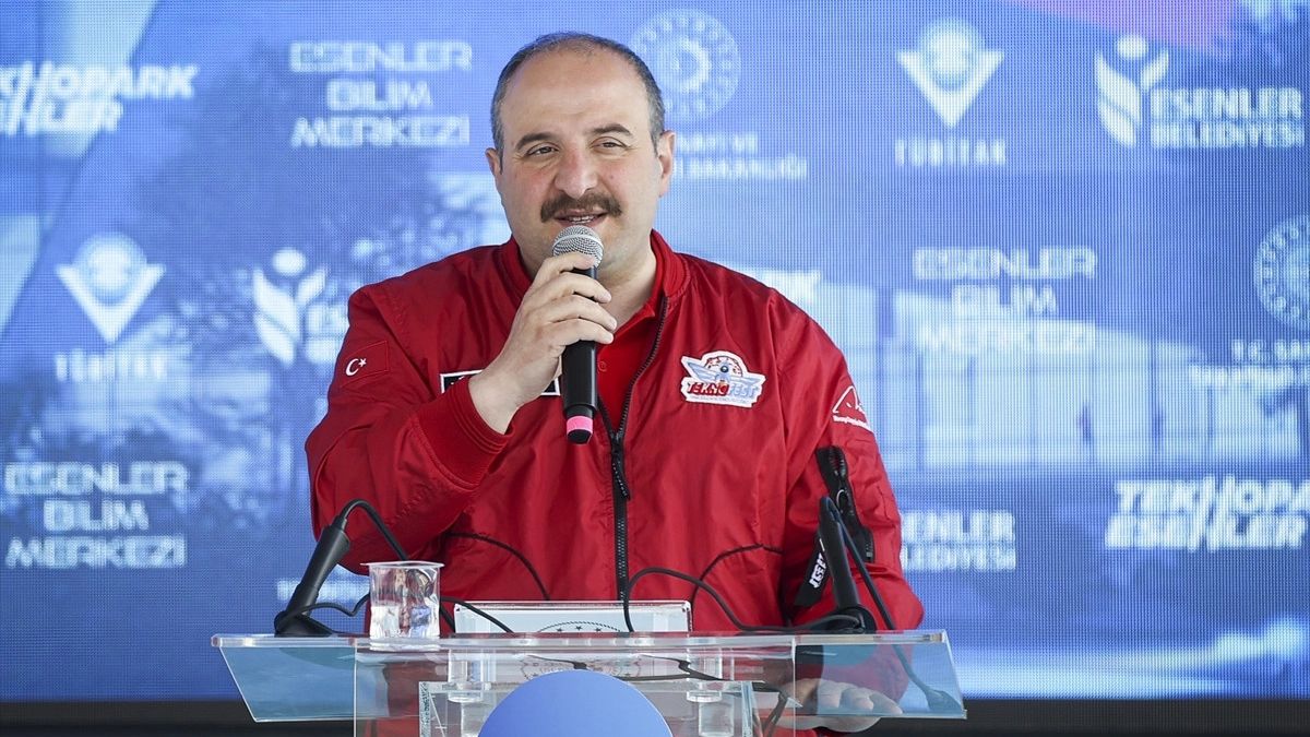 Bakan Mustafa Varank: İBB Başkanı'nı kaç kere İstanbul'da gördünüz