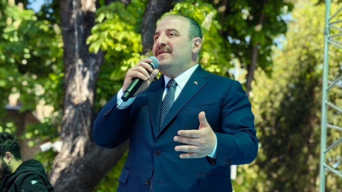 Mustafa Varank: Bizim PKK'ya FETÖ'ye yedirecek memleketimiz yok