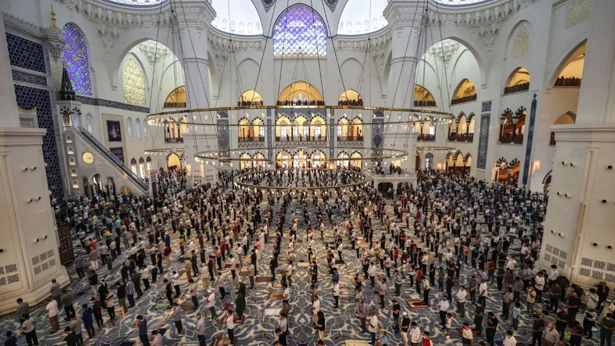 5 Mayıs 2023 Cuma namazı saat kaçta? İstanbul, Ankara, İzmir ezan vakti