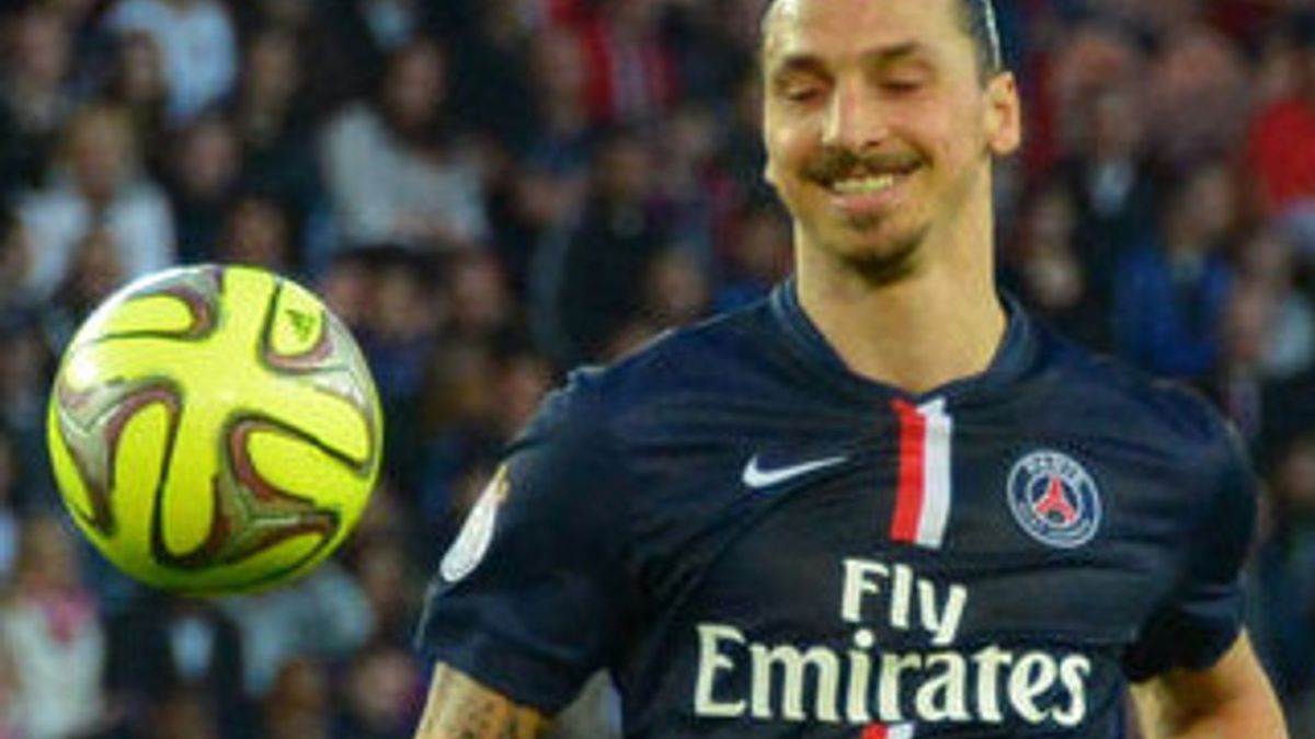 Paris Saint-Germain Zlatan İbrahimovic'i bırakmıyor