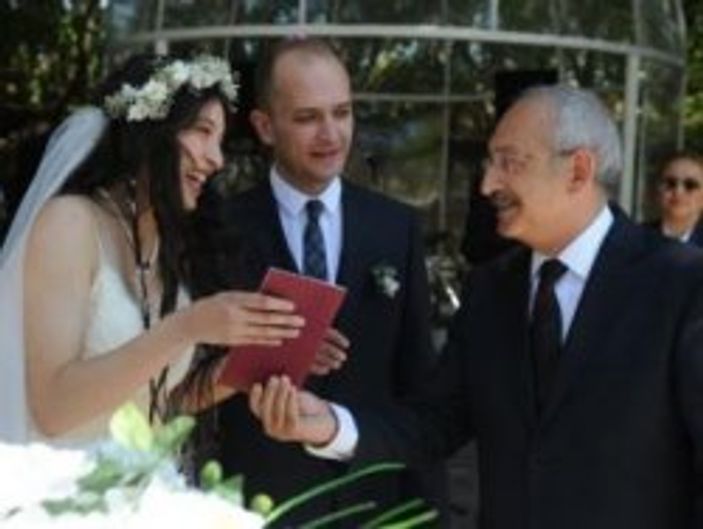 Emine Ülker Tarhan kızını evlendirdi