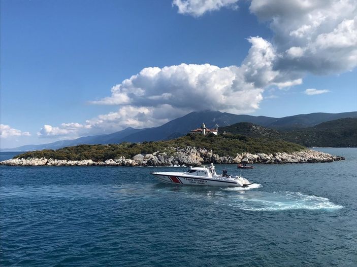 Yunan polisi, göçmenleri Bayrak Adası'nda ölüme terk etti