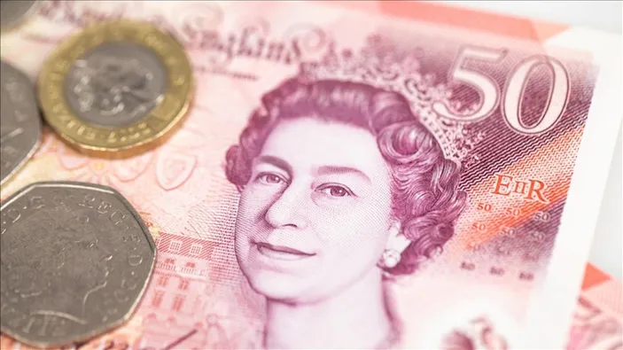 İngiliz sterlini, dolar karşısında tüm zamanların en düşük seviyesinde