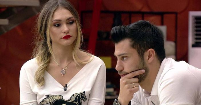 Kısmetse Olur'un Hazal'ı bacak dekoltesi ile olay yarattı! "Tanrıça ...