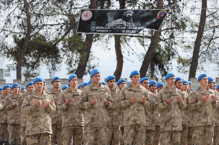 Manisa'da eğitimlerini tamamlayan komando uzman erbaşlar mezun oldu