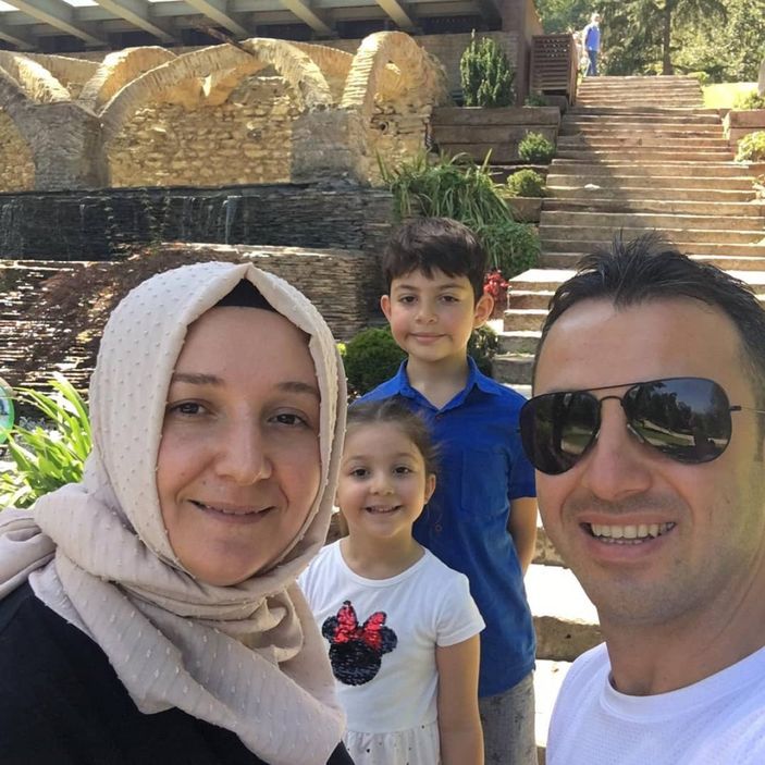 MasterChef Gamze Tosun'un 5 çocuğu ve eşiyle kareleri içleri ısıttı ...