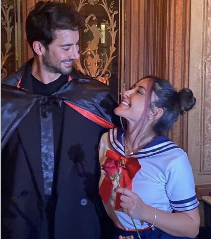 Melek Mosso'nun manken sevgilisiyle aşk pozları! 'Enişte heykel gibi'