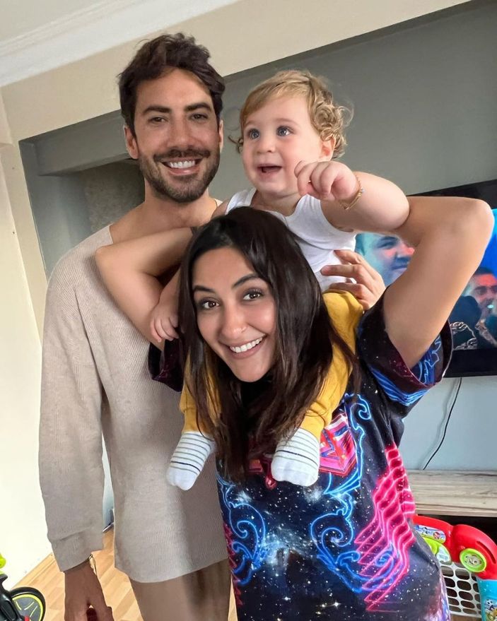 Melek Mosso'nun manken sevgilisiyle aşk pozları! 'Enişte heykel gibi'