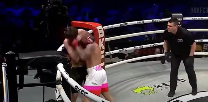 Pitbull lakaplı Murat Kazgan, ABD'li Jordan Weeks'i nakavt etti