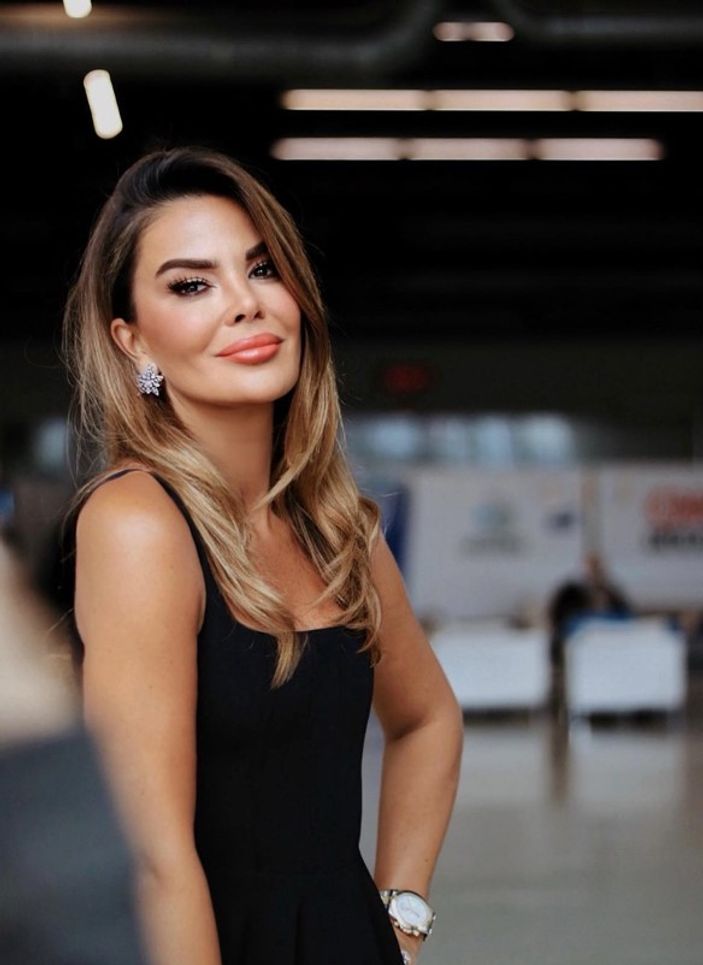 Özlem Yıldız'ın yüzü şişti