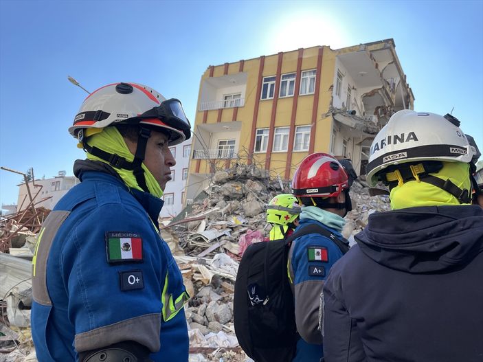 Meksika'dan gelen 150 kişilik arama kurtarma ekibi Adıyaman'da