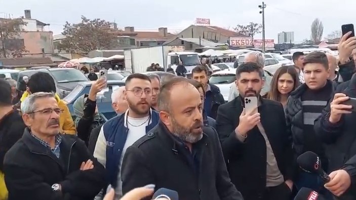 Saadet Partisi Genel Merkezi önünde Meral Akşener'e tepki gösterildi ... Saadet Partisi Genel Merkezi önünde Meral Akşener'e tepki gösterildi ...