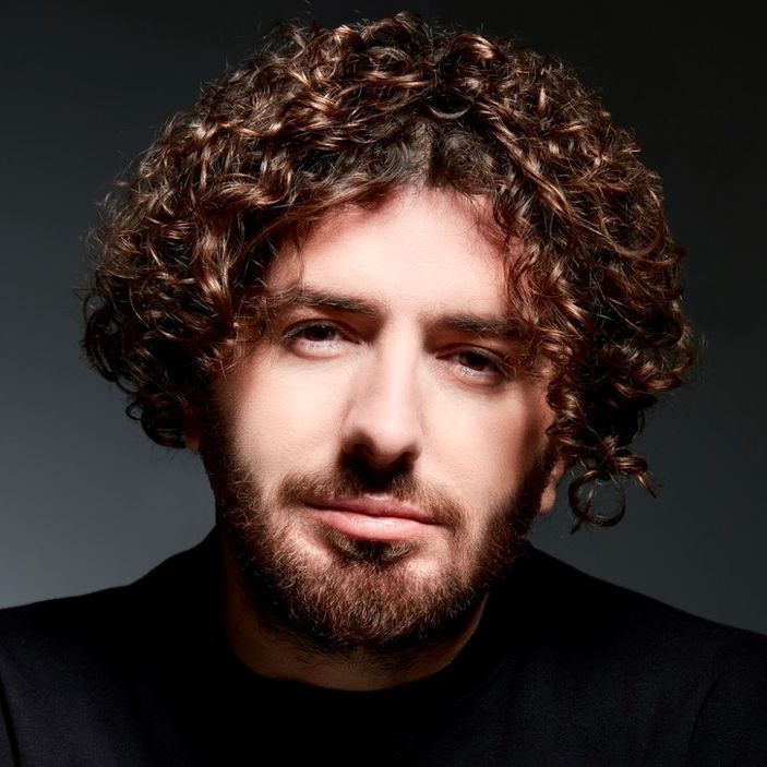 Hakan Mengüç’ün yazdığı Mutluluğu Sende Bulan Senindir kitabı